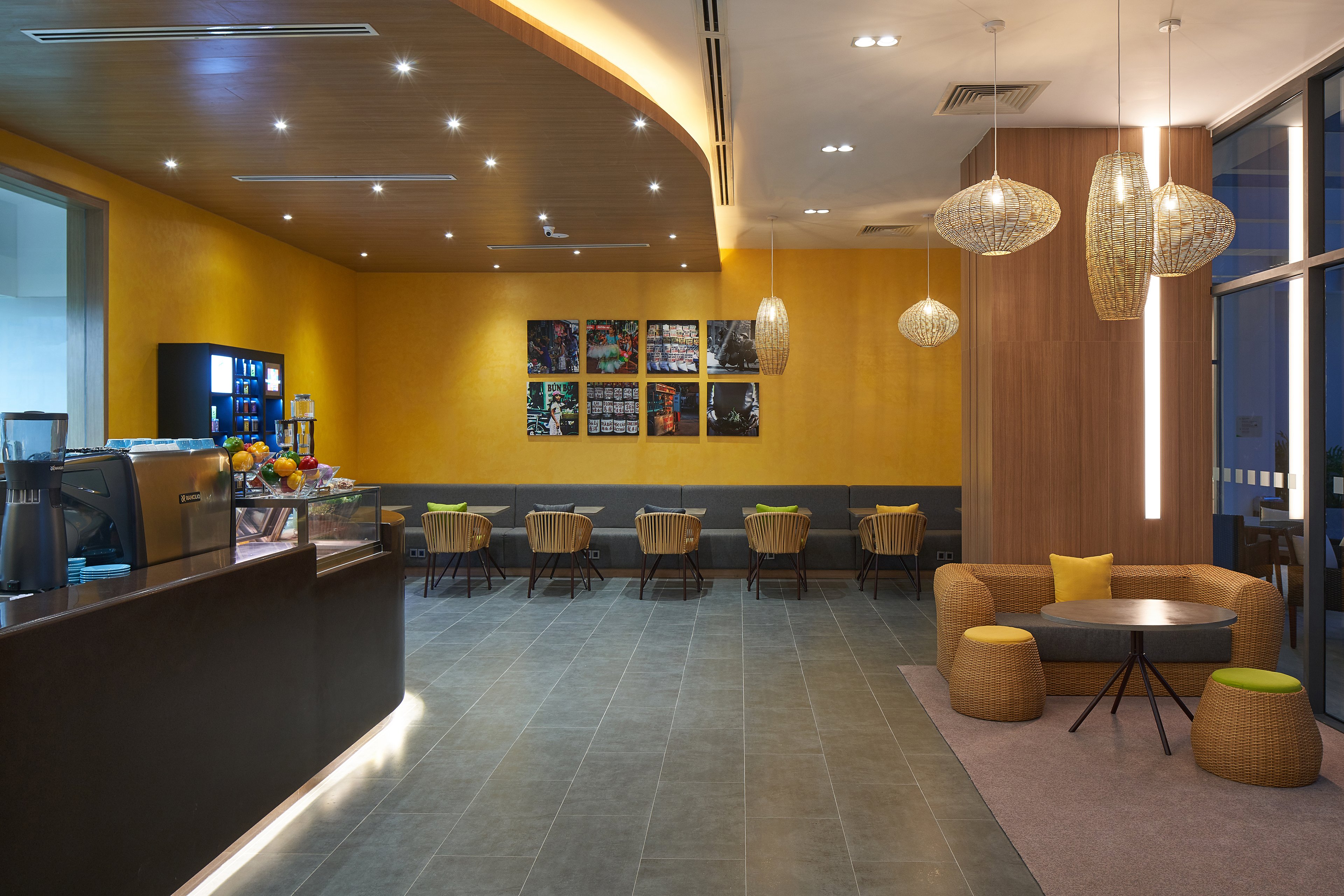 Holiday Inn & Suites SAIGON AIRPORT, Ho Chi Minh City Hotel Price ...